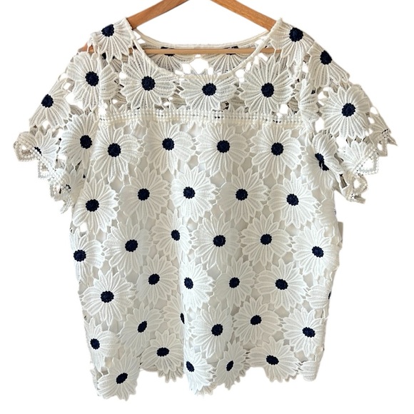 Rafaella | Tops | Rafaella New W Tag X Lace Crochet Daisy Medallion ...